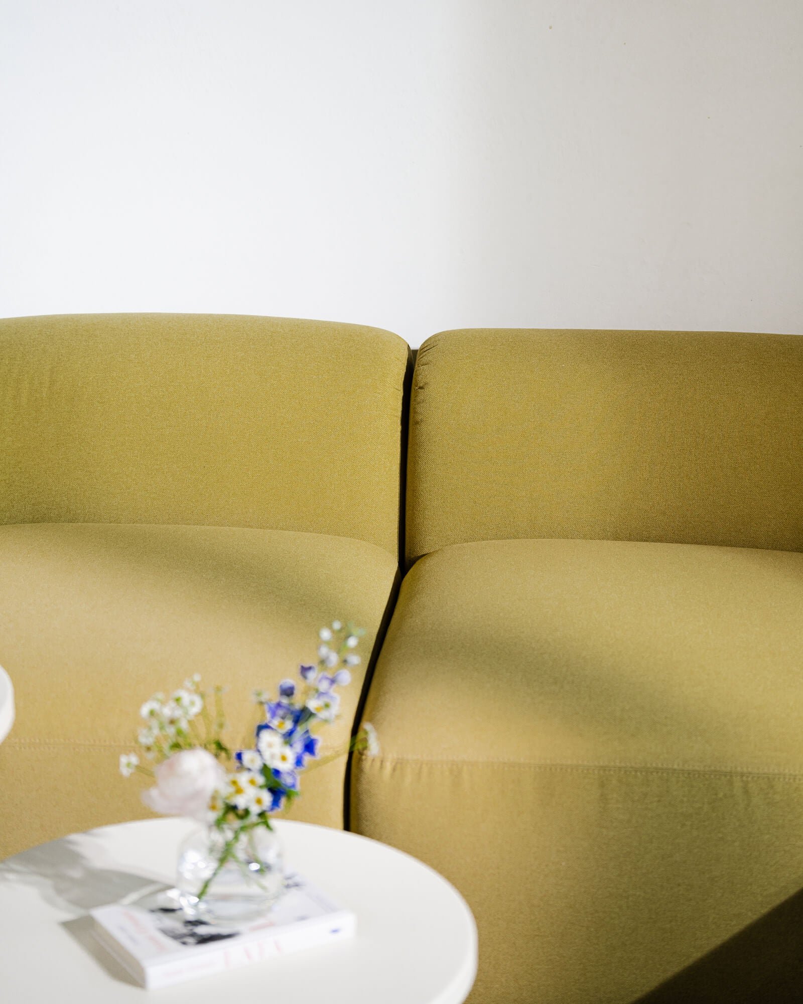 Flom Sofa 2-seater – Woometron – Furniture Store